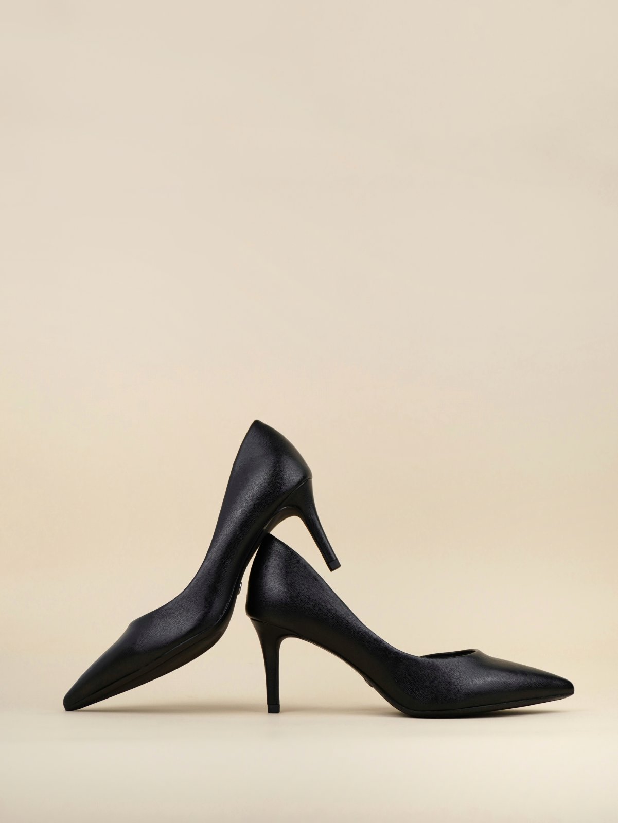 Salonke Tamaris 22456-44 Black | Comfortino